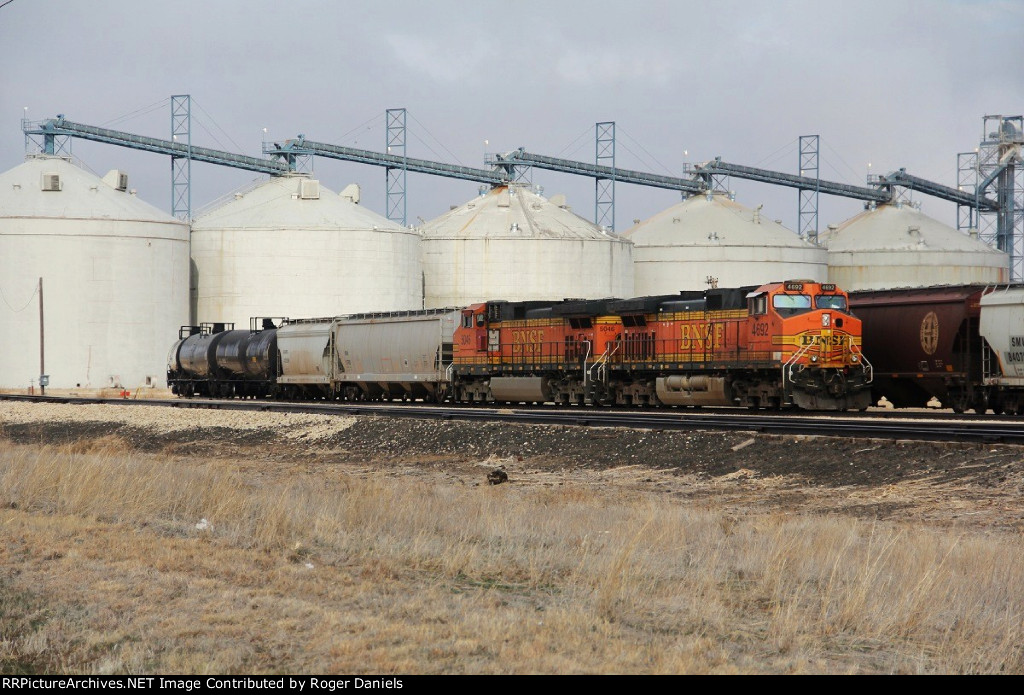 BNSF 4692